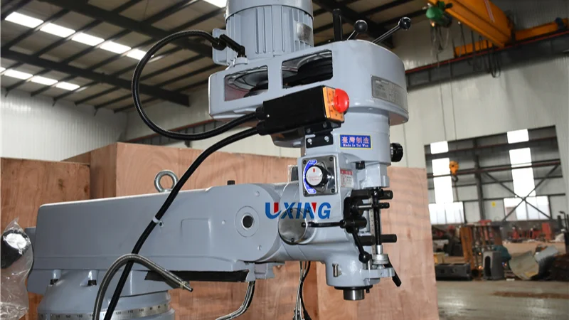 High Speed Precision Taiwan Milling Head Universal Vertical Ram 3 Axis ...