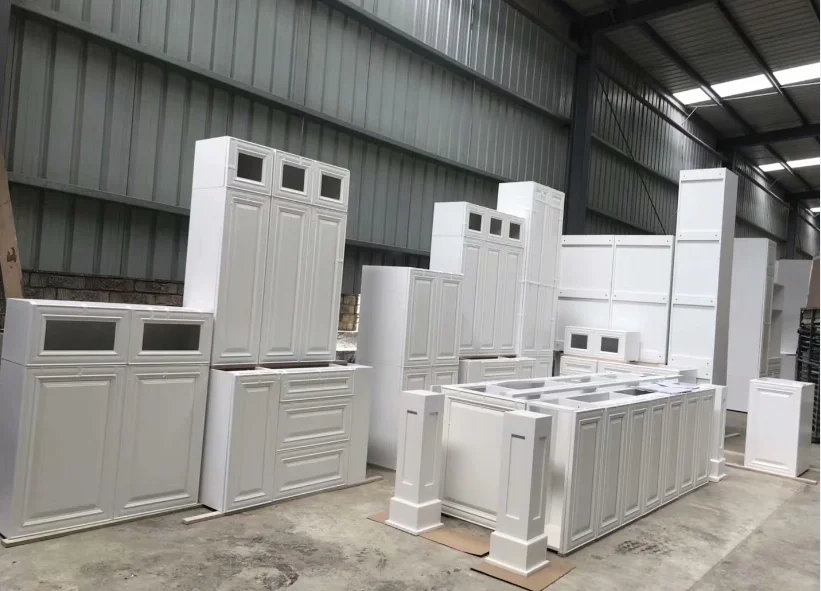 Custom Modern Kitchen Designs - Integrated Furniture