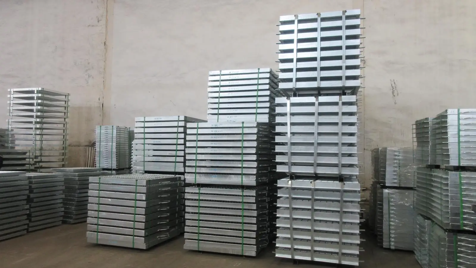 Manhole Trash Screen Basket for Storm Drain Grate - Durable & Efficient