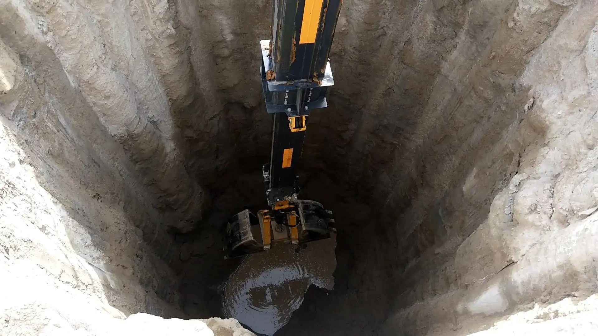 27m Long Boom Clamshell Telescopic Arm for Excavator