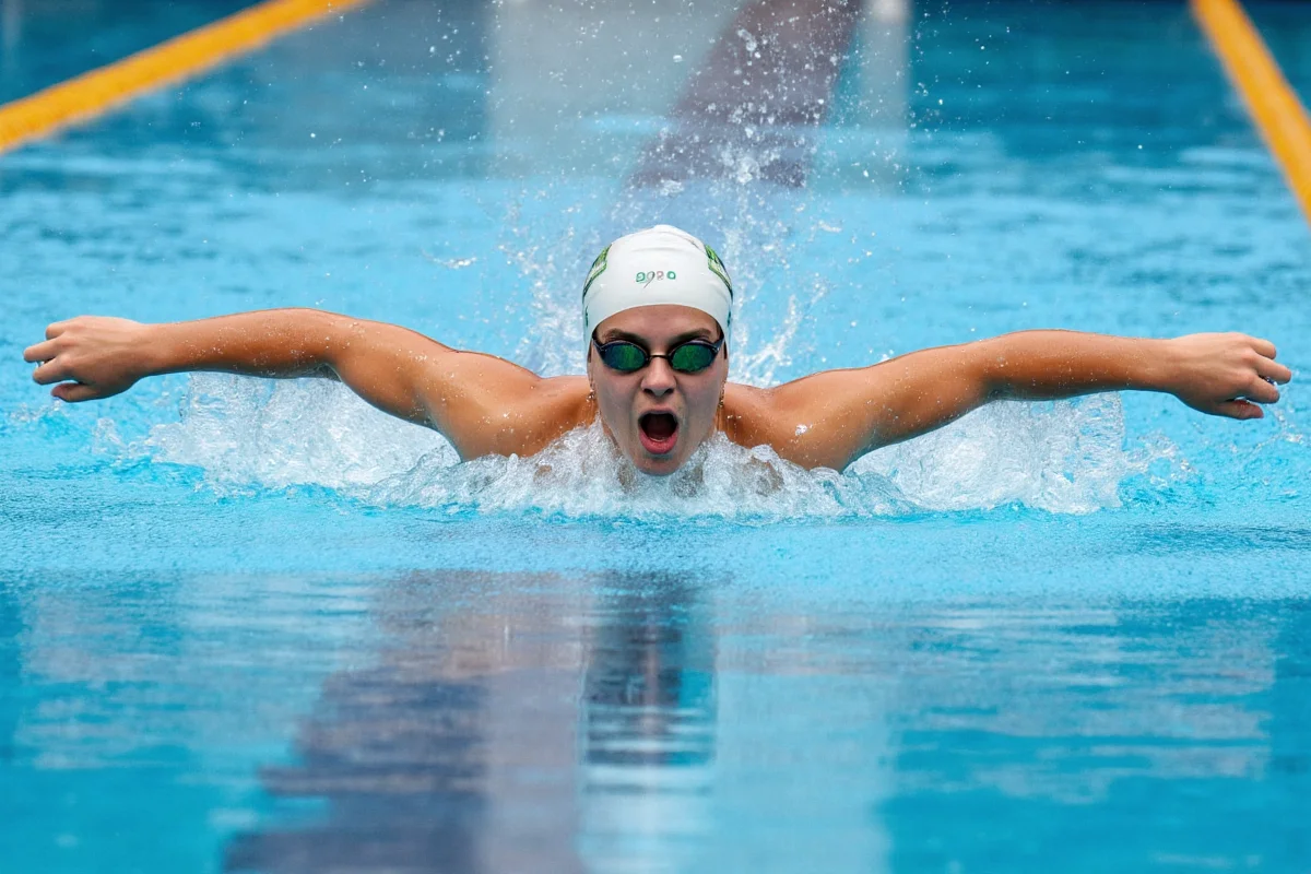How Long to Swim a Mile? Average Times & Tips