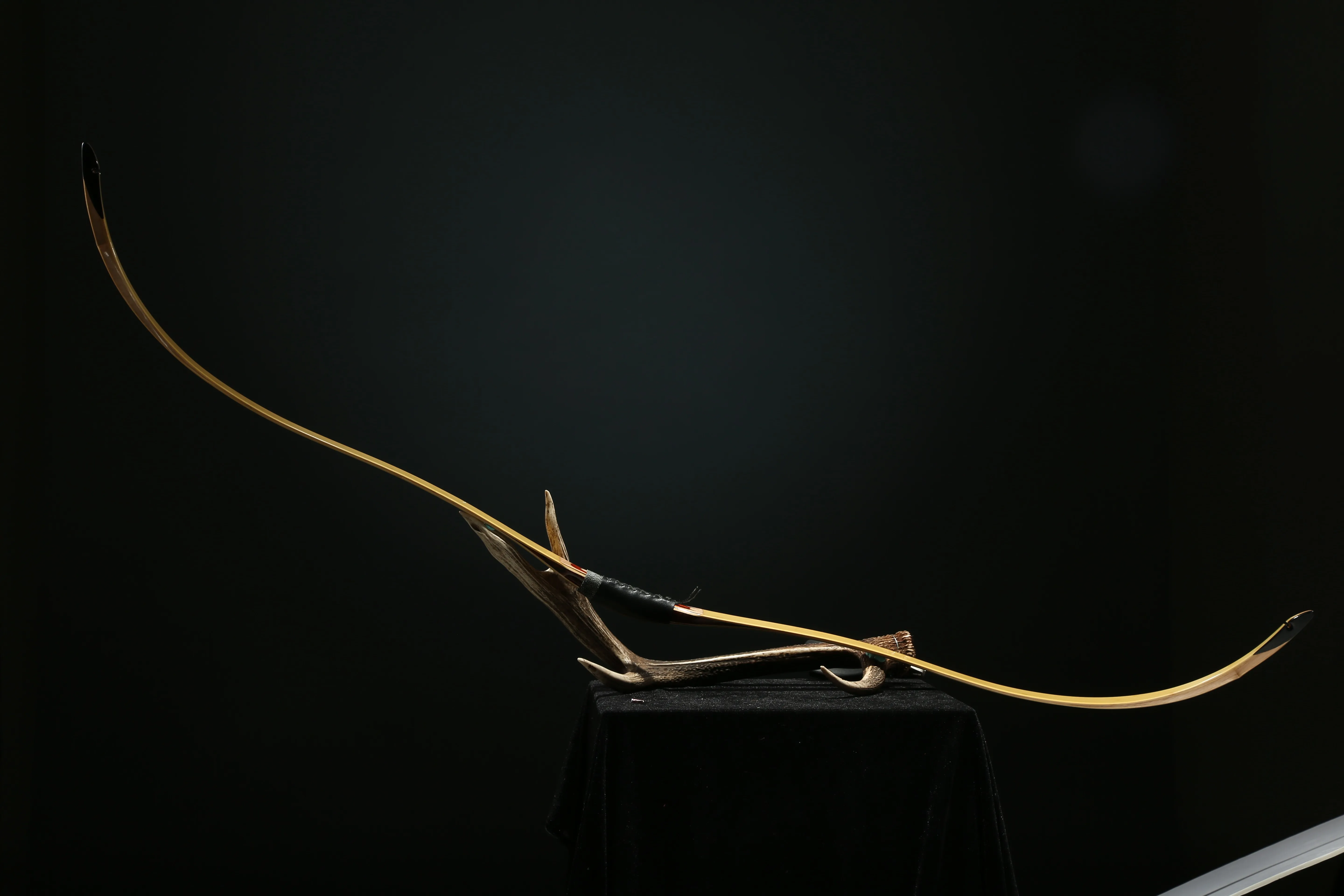 Alibow Han Laminated Recurve Bow - Traditional Craftsmanship