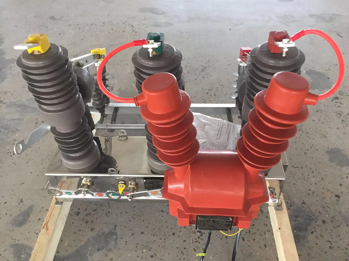 Outdoor High Voltage Vacuum Circuit Breaker Vcb/automatic Recloser Pole ...