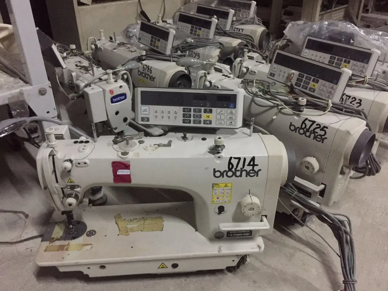 Used Brother 7200C Industrial Sewing Machine - 4500 Sti/min