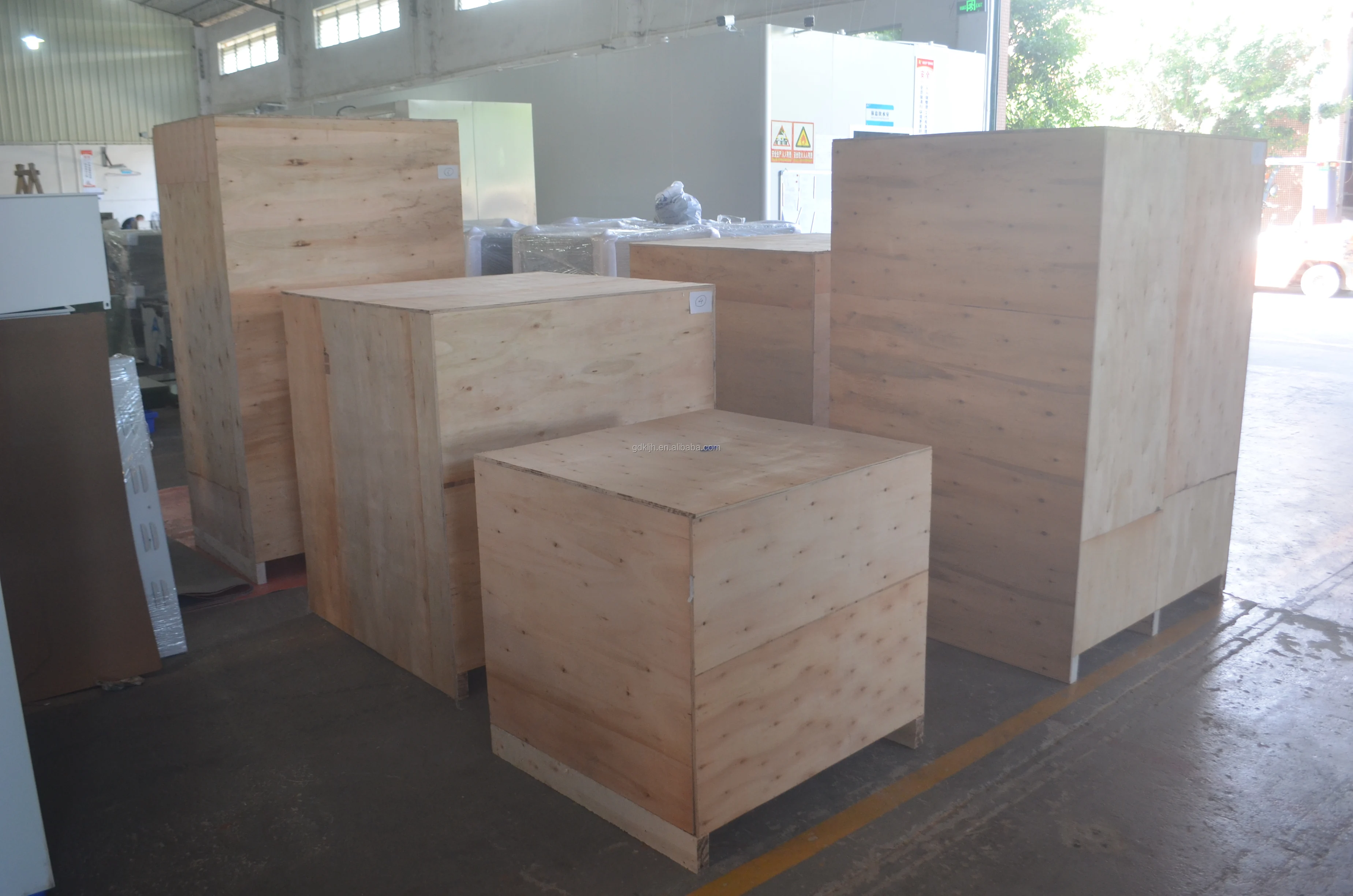 Stainless Steel Hospital Wardrobe with Germicidal Lamp Hospital ...