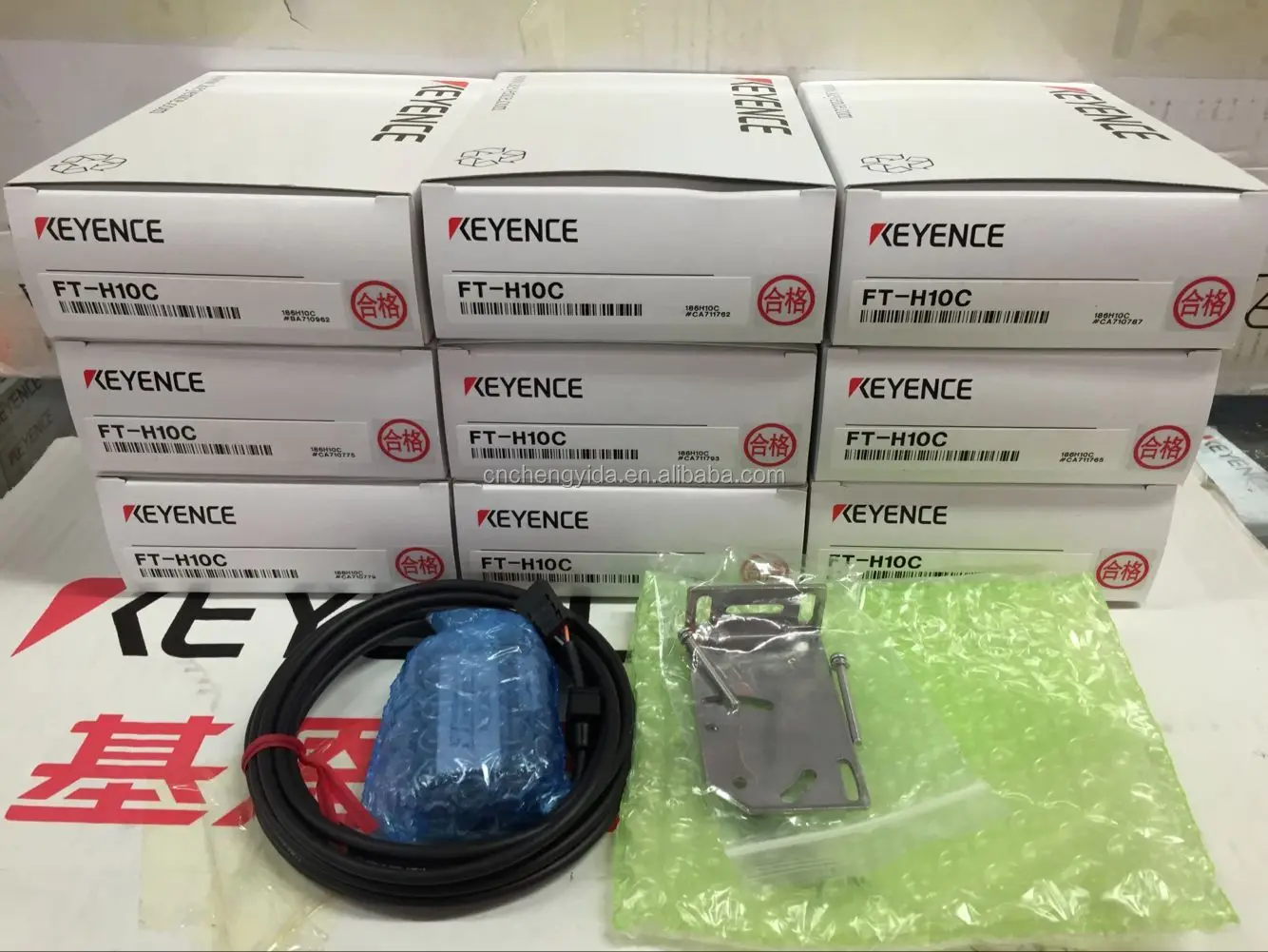 KEYENCE Digital de infrarrojos Sensor de temperatura FT-H30C FT-H30 Sensor de cabeza: a mediados ...