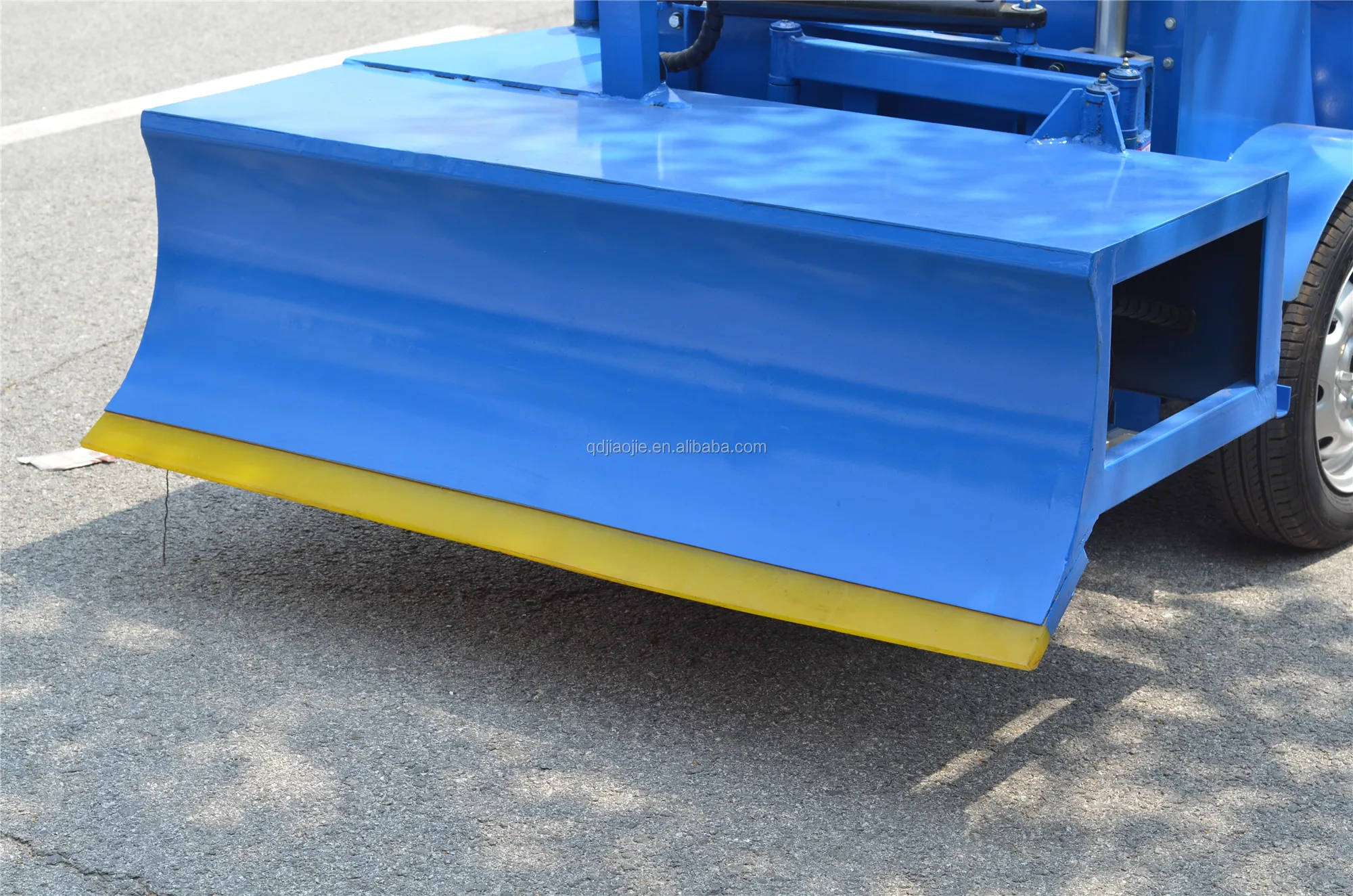 Animal Feeders Electric Automatic Feed Pushers For Cattle Sheep Goat ...