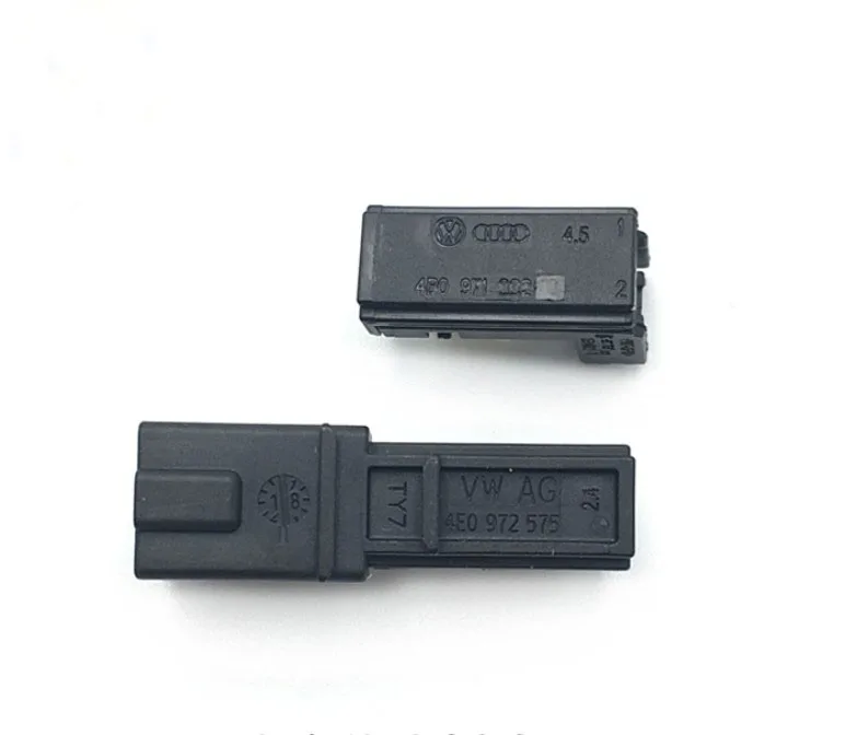 2 Pin 4B0971832 Interior LED Light Socket Door Lamp Connector