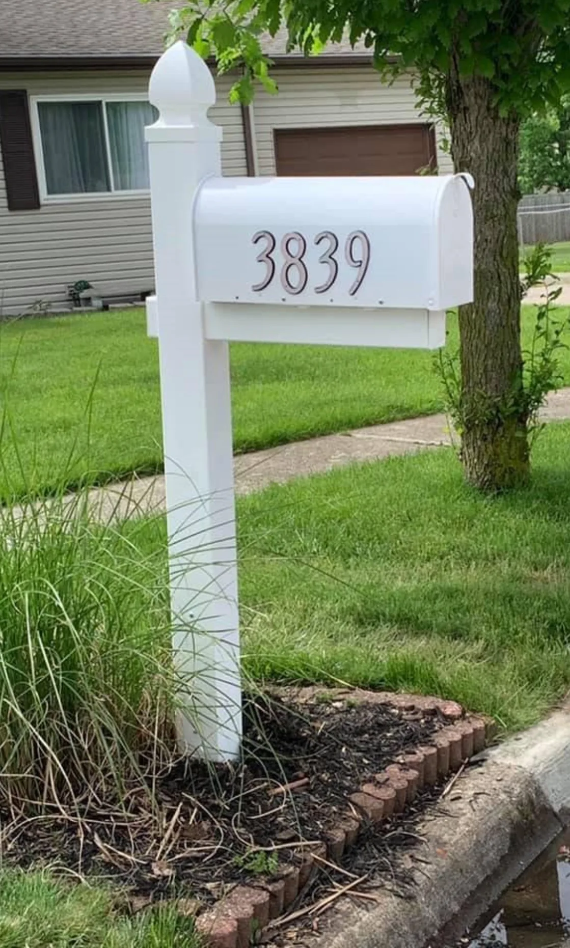 Fentech Vinyl PVC Free Standing Mailbox White - Perfect for Outdoor