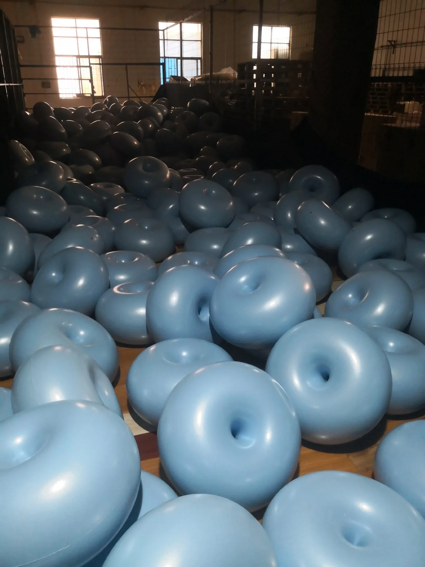 New Design Apple Shaped Pvc Anti-brust Yoga Pilates Exercise Ball Donut ...