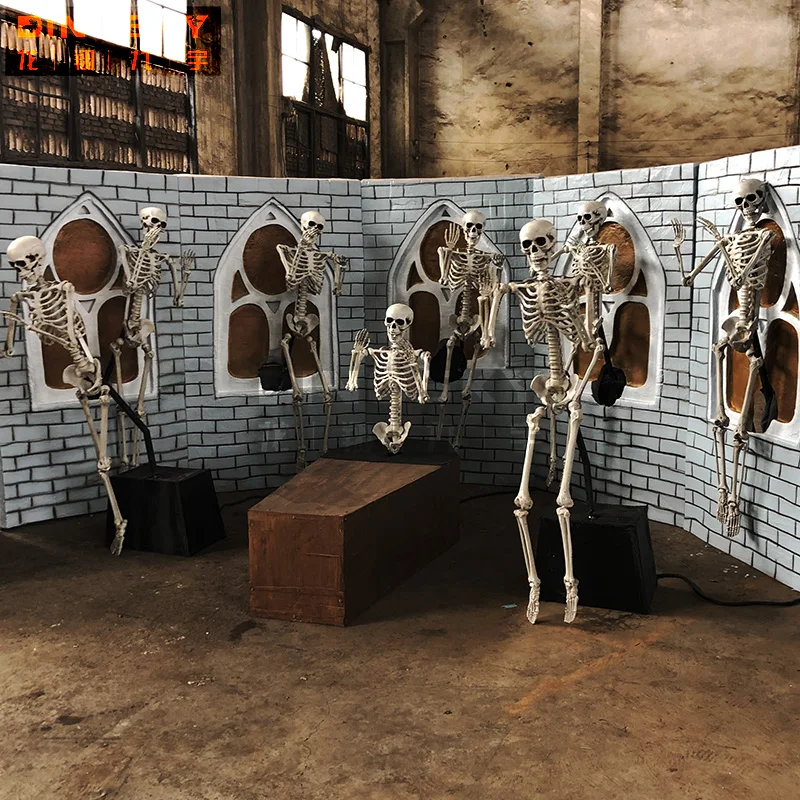 Horror Animatronics Hit The Zombie With Brain For Ghost House ...