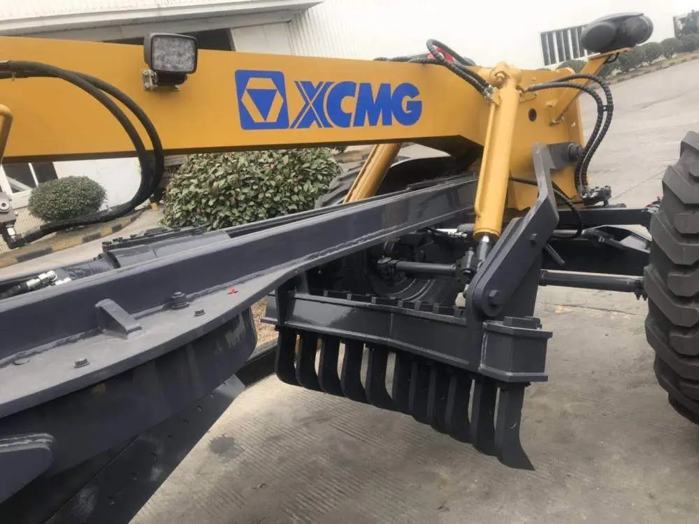 XCMG GR135 Road Grader - 135HP, Top Brand Hydraulic Cylinders