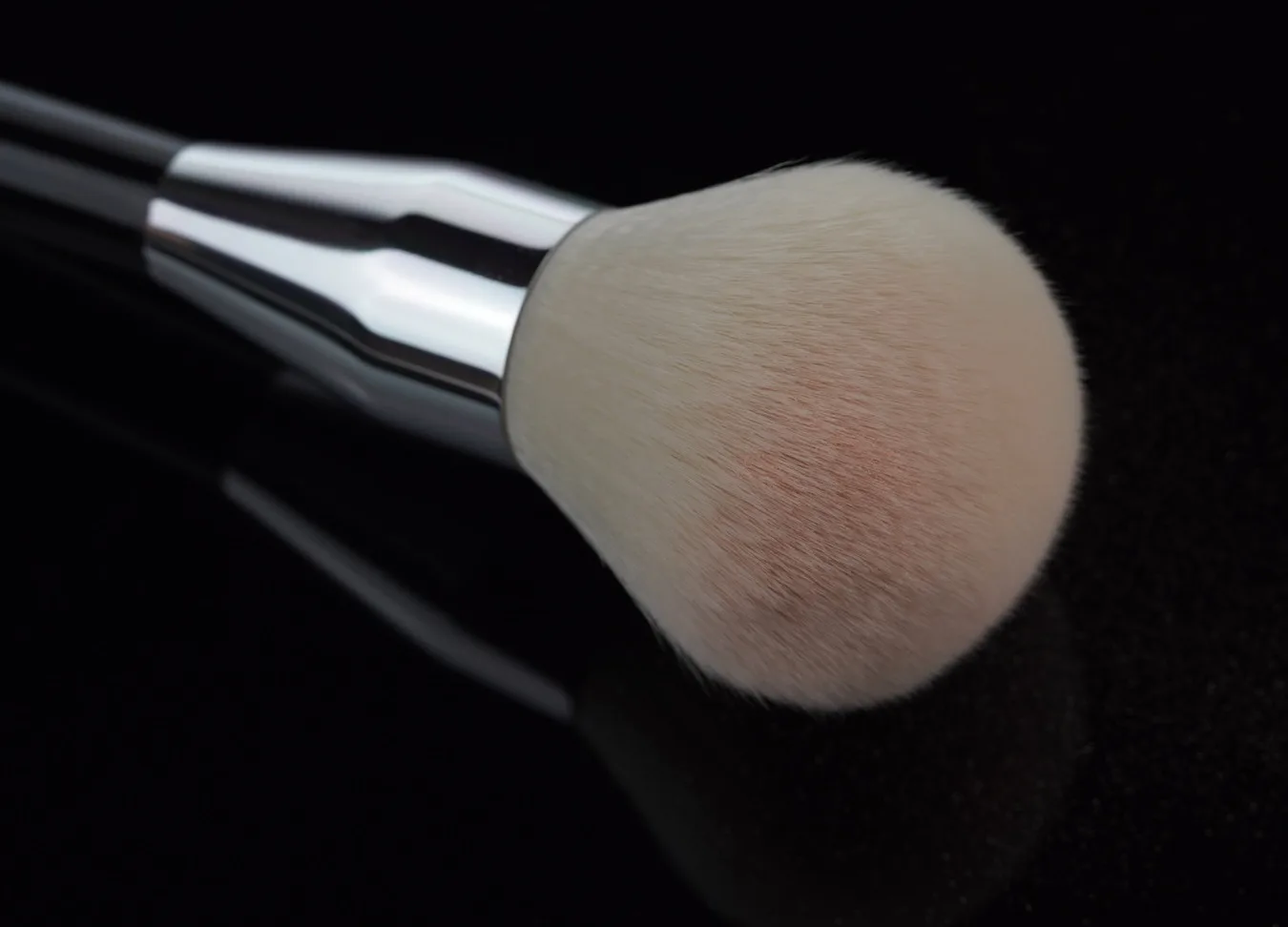 D&L Sourcing Solutions Co., Ltd. - Makeup Brush Set, Single Makeup Brush