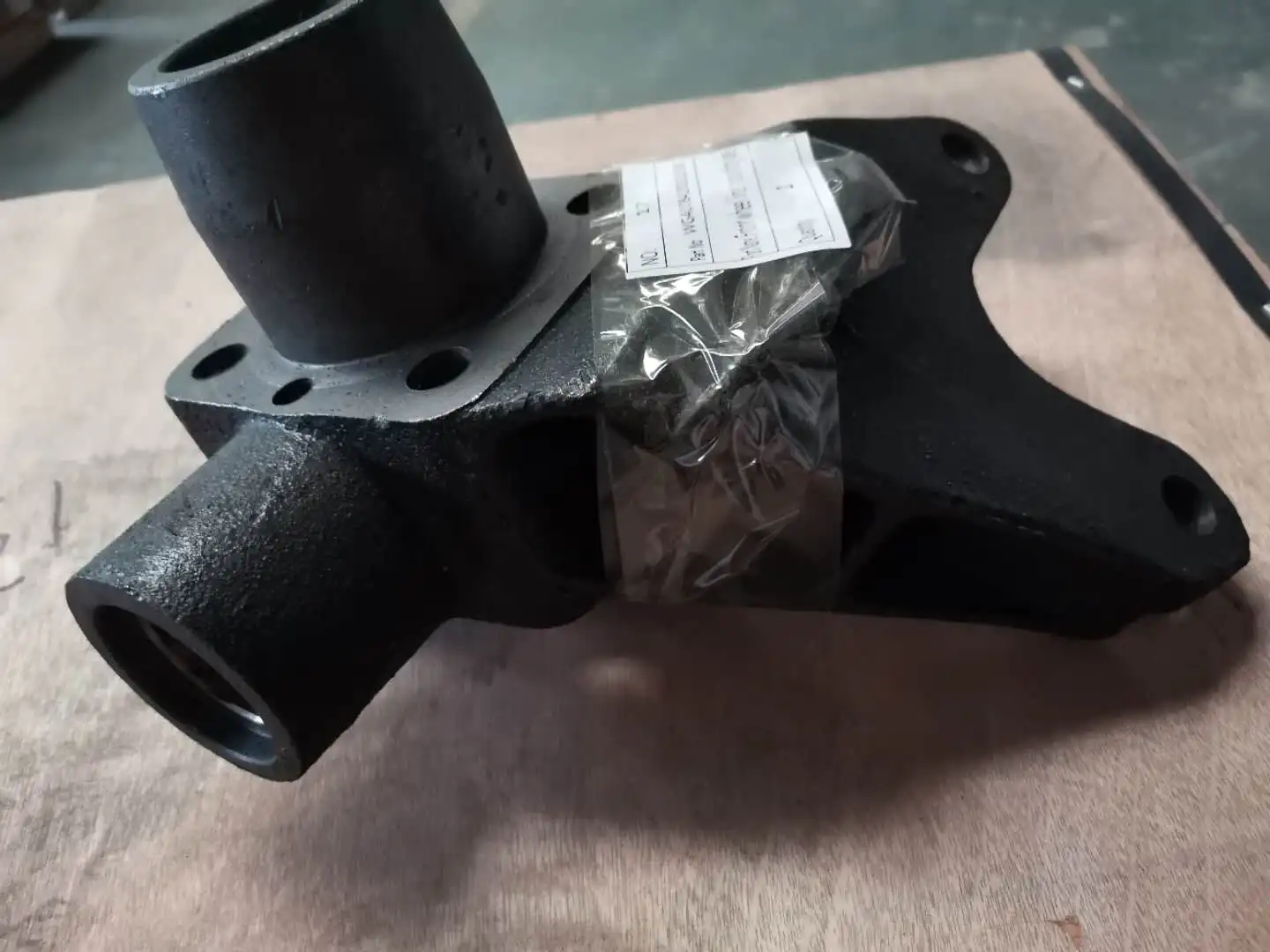 Sinotruk Front Wheel Liner Mounting Yoke WG4008410032