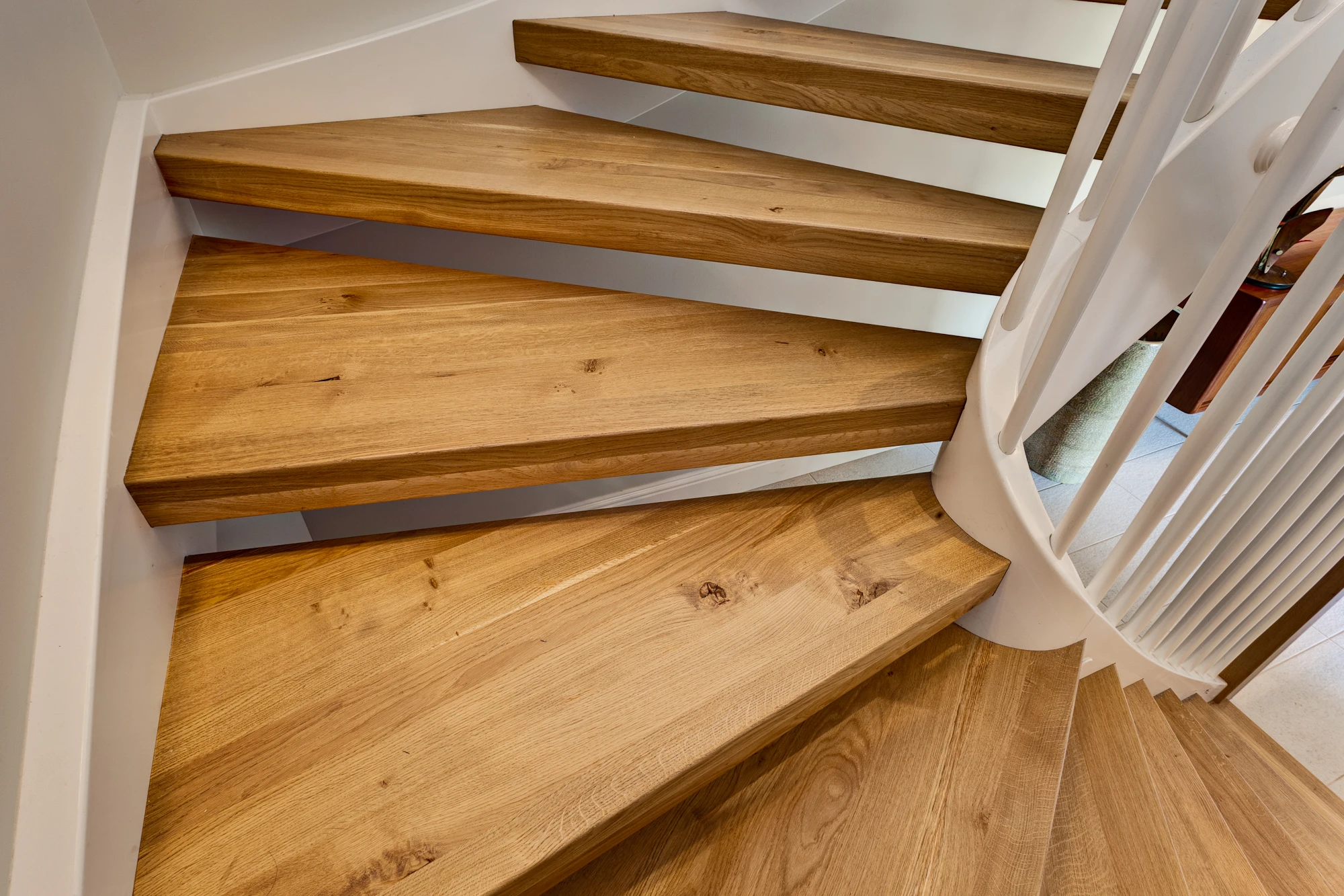 Yorking Hardwood 1''-4'' Solid Oak Stair Treads - Durable & Stylish