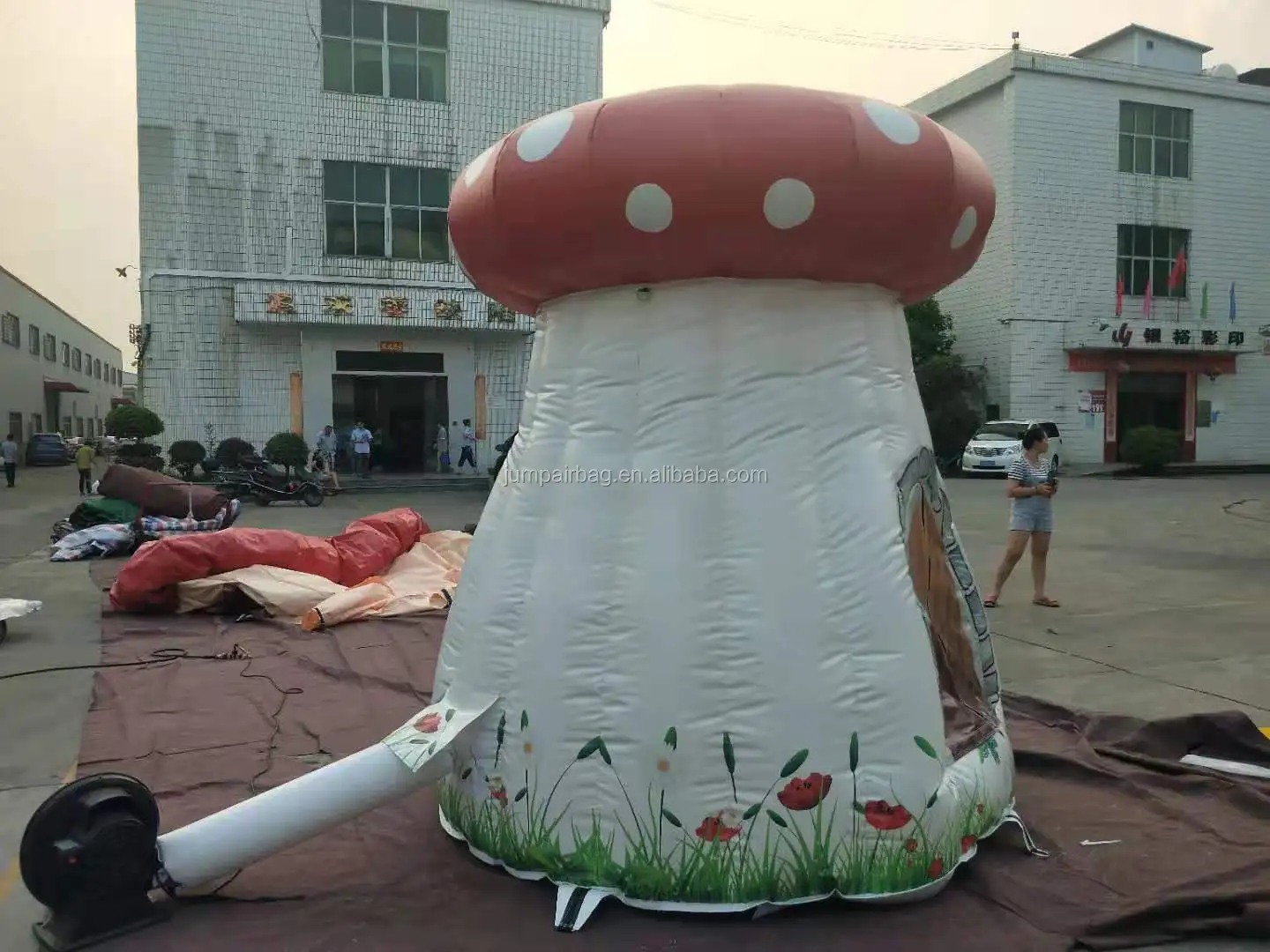 Inflatable Mushroom Tent Cabin for Smurfs - Custom Size Inflatable ...