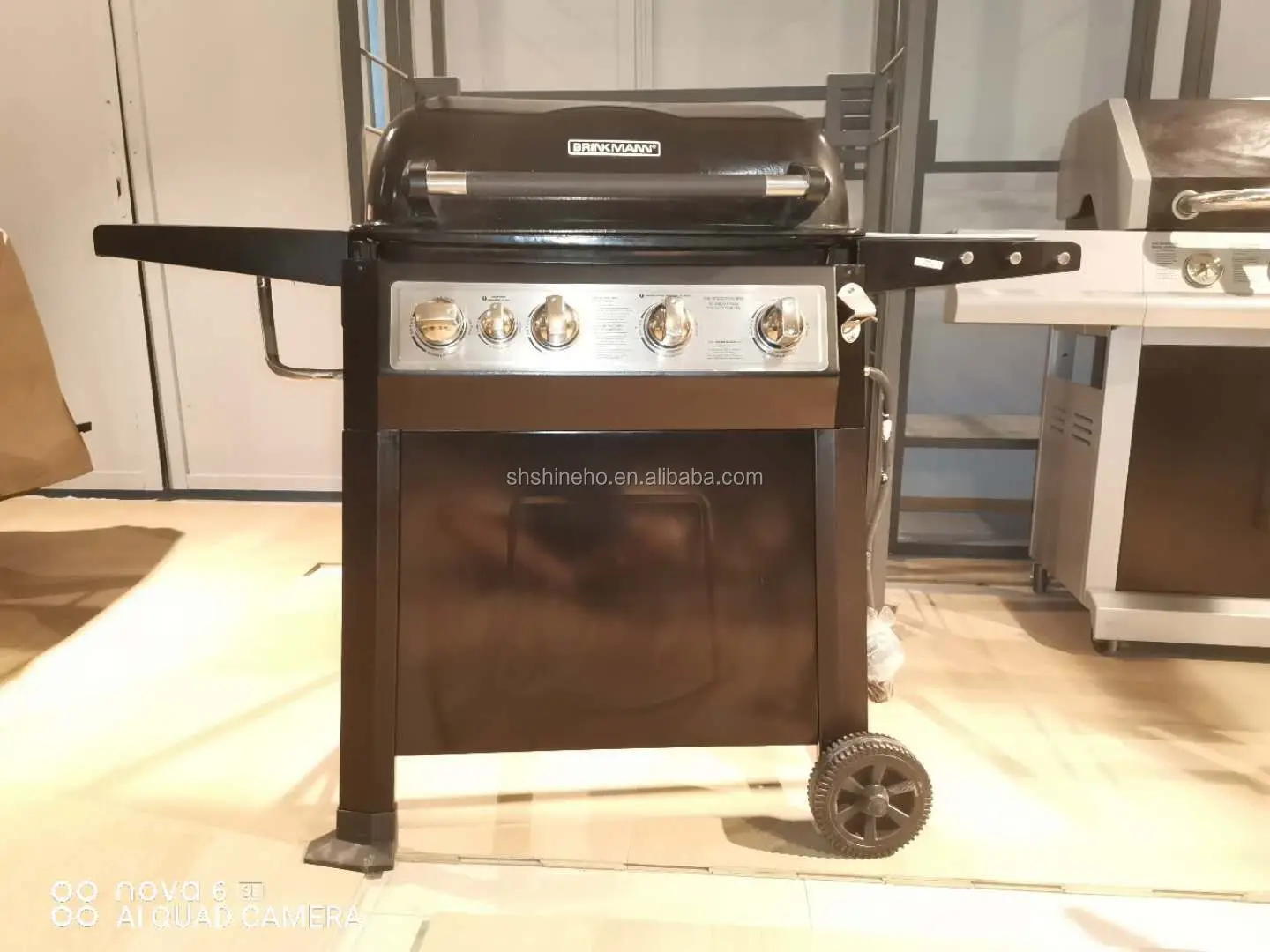 Shineho Outdoor Gas BBQ Grill - Durable & Adjustable Design