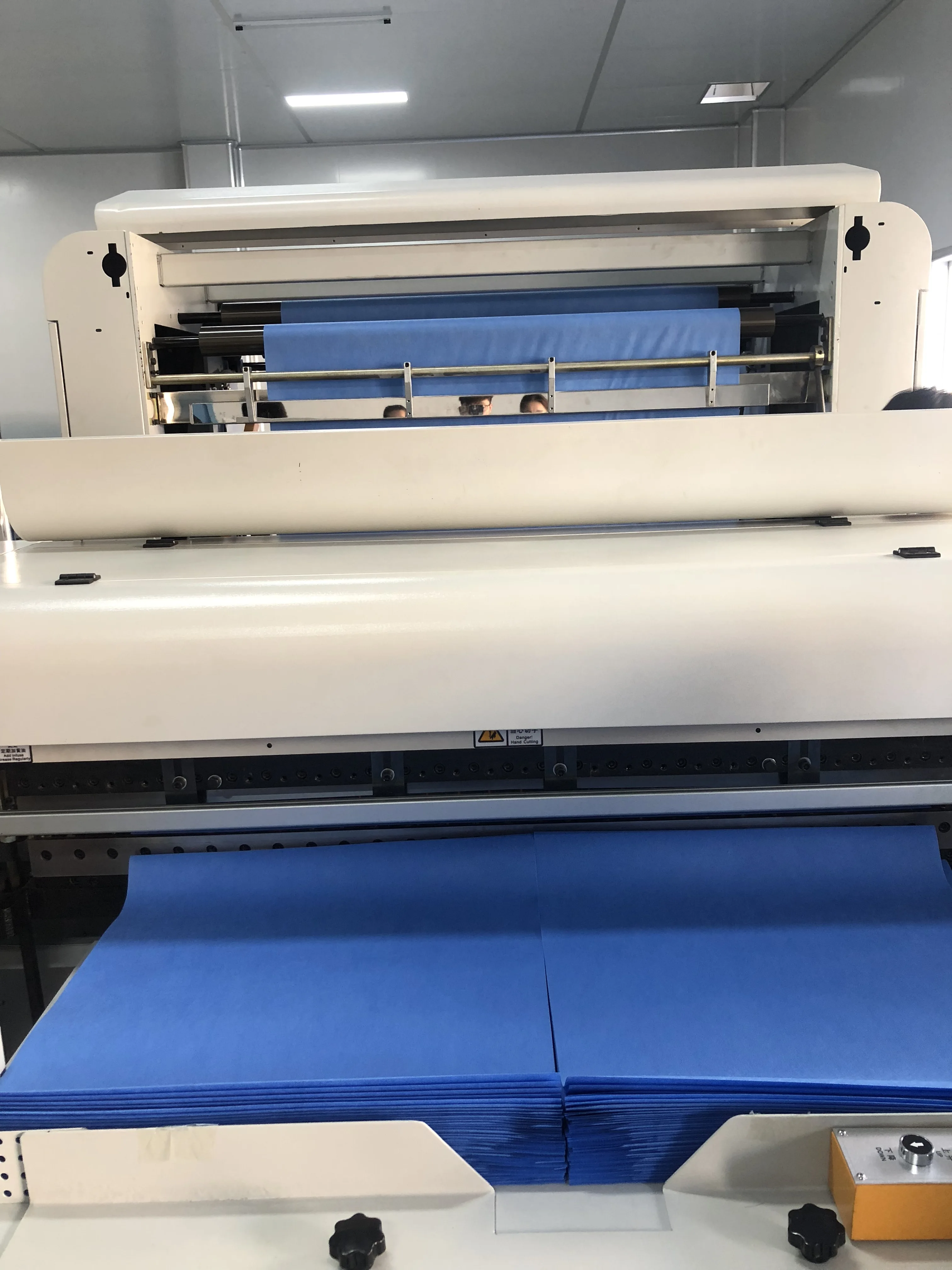 STERILIZATION PACKING PAPER 60 X 60 NON WOVEN for CSSD