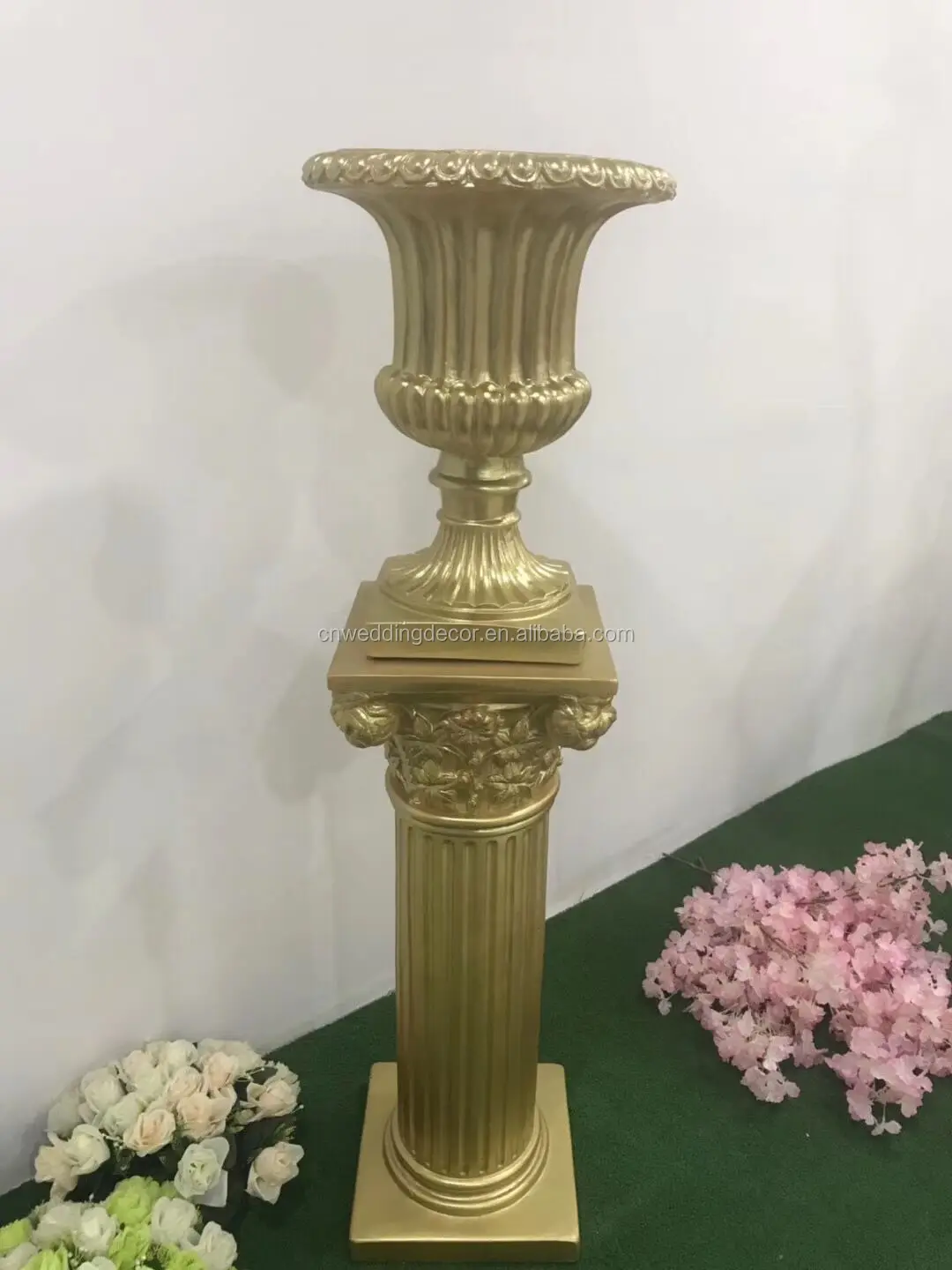 Roman Pillar Plinth Angle Sculpture Plinth for Wedding