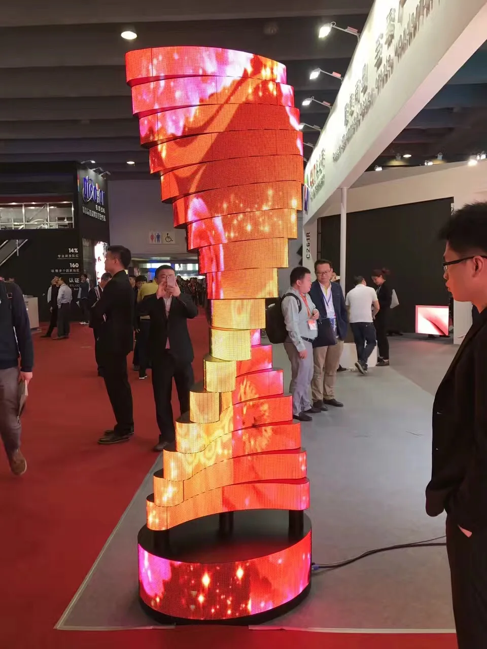 Multi-radius Curve Flexible Led Screen Indoor P1.875 Flexible Led ...