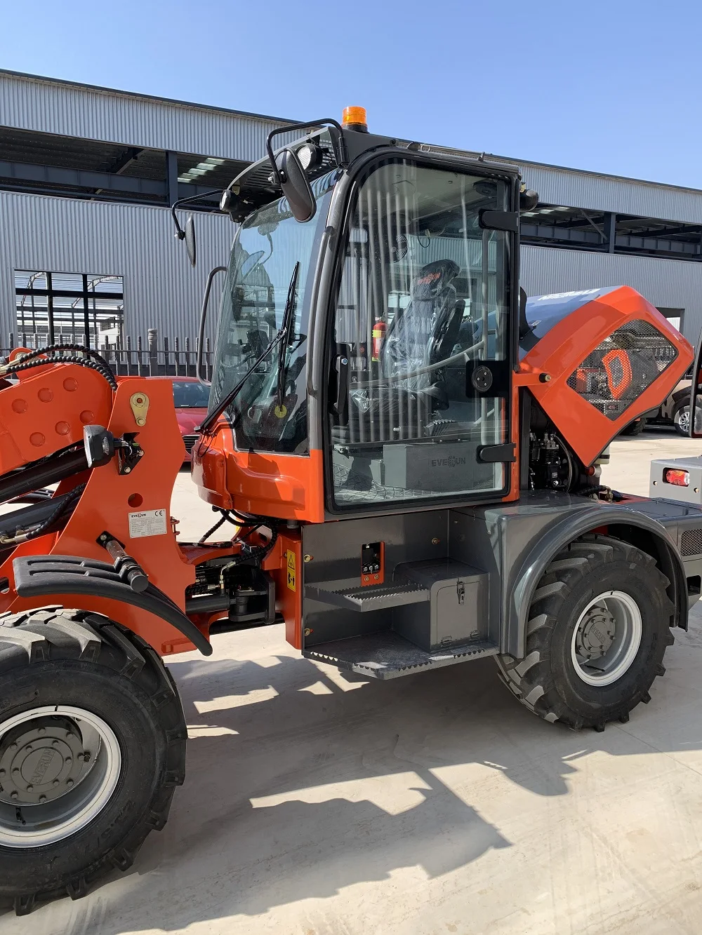 EVERUN ER2500F - Compact Wheel Loader for Construction & Farms