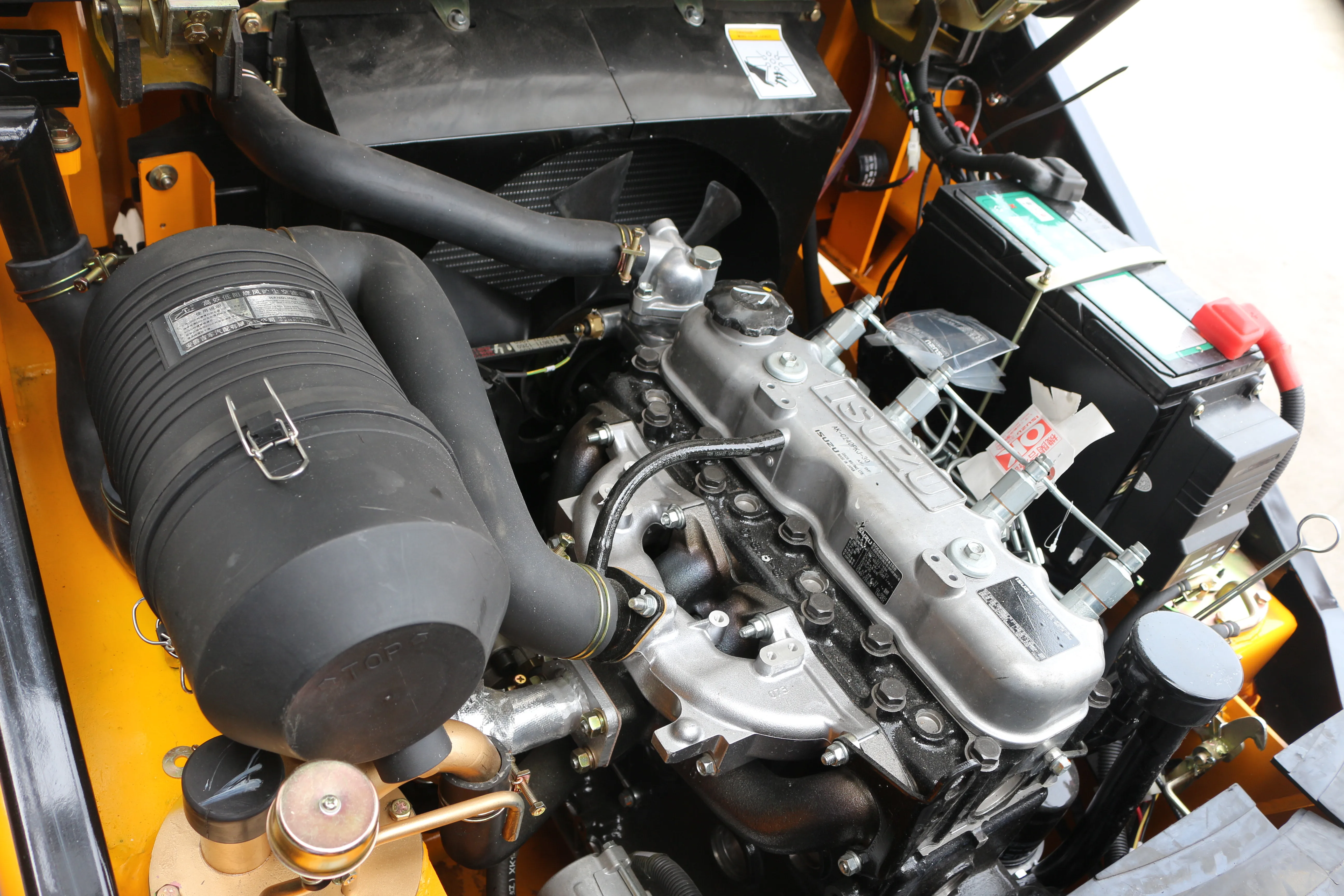 VMAX Mini Forklift Trucks - Efficient & Reliable Solutions