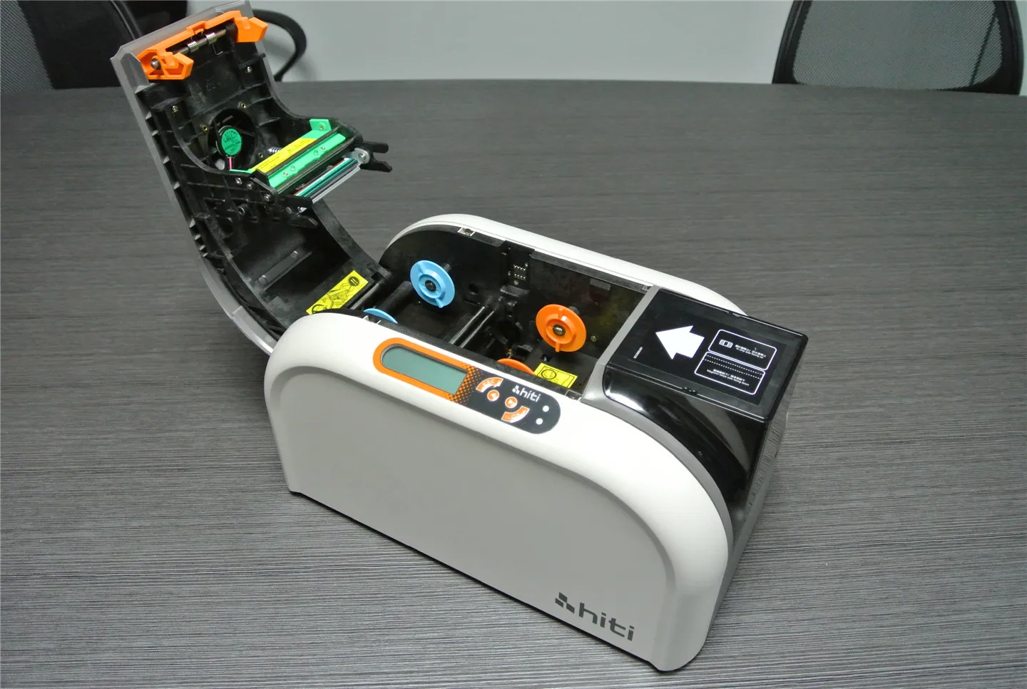 Hiti Cs200e ID Card Printer - Efficient Plastic Card Printing