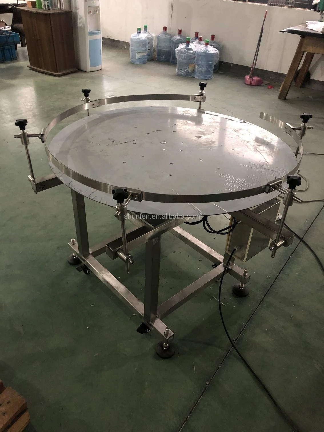 Turn Table for Arranging Bottles - Efficient & Durable