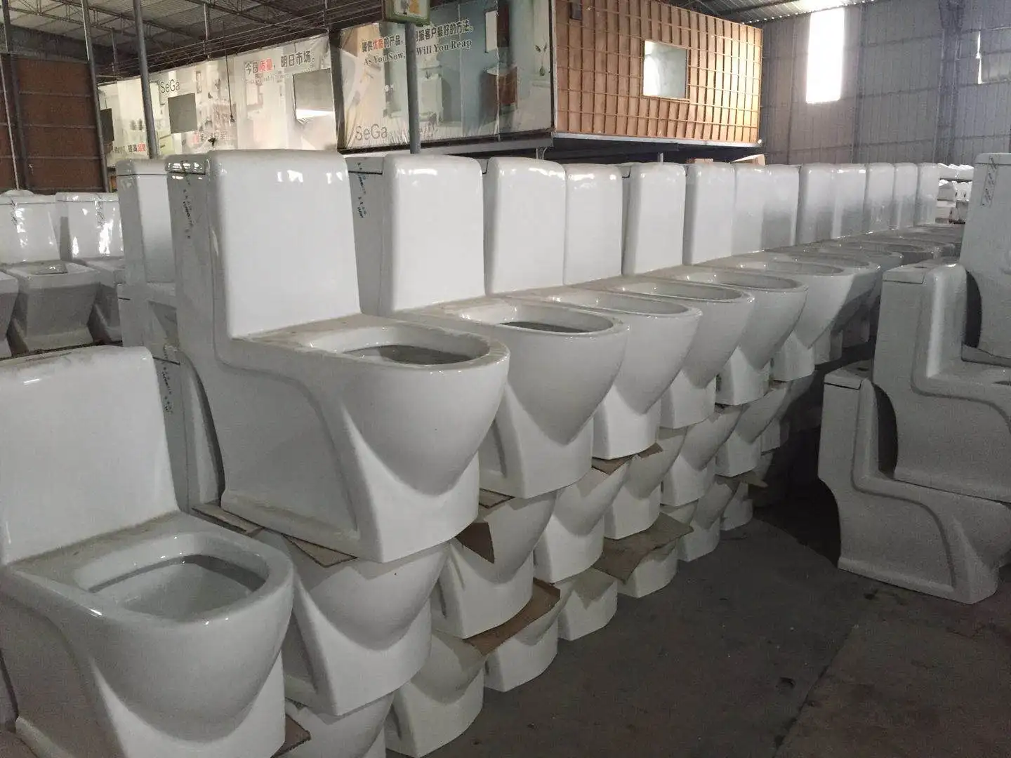 Perlengkapan Sanitasi Emas Modern Wc,Satu Buah Toilet Sepuhan Emas ...