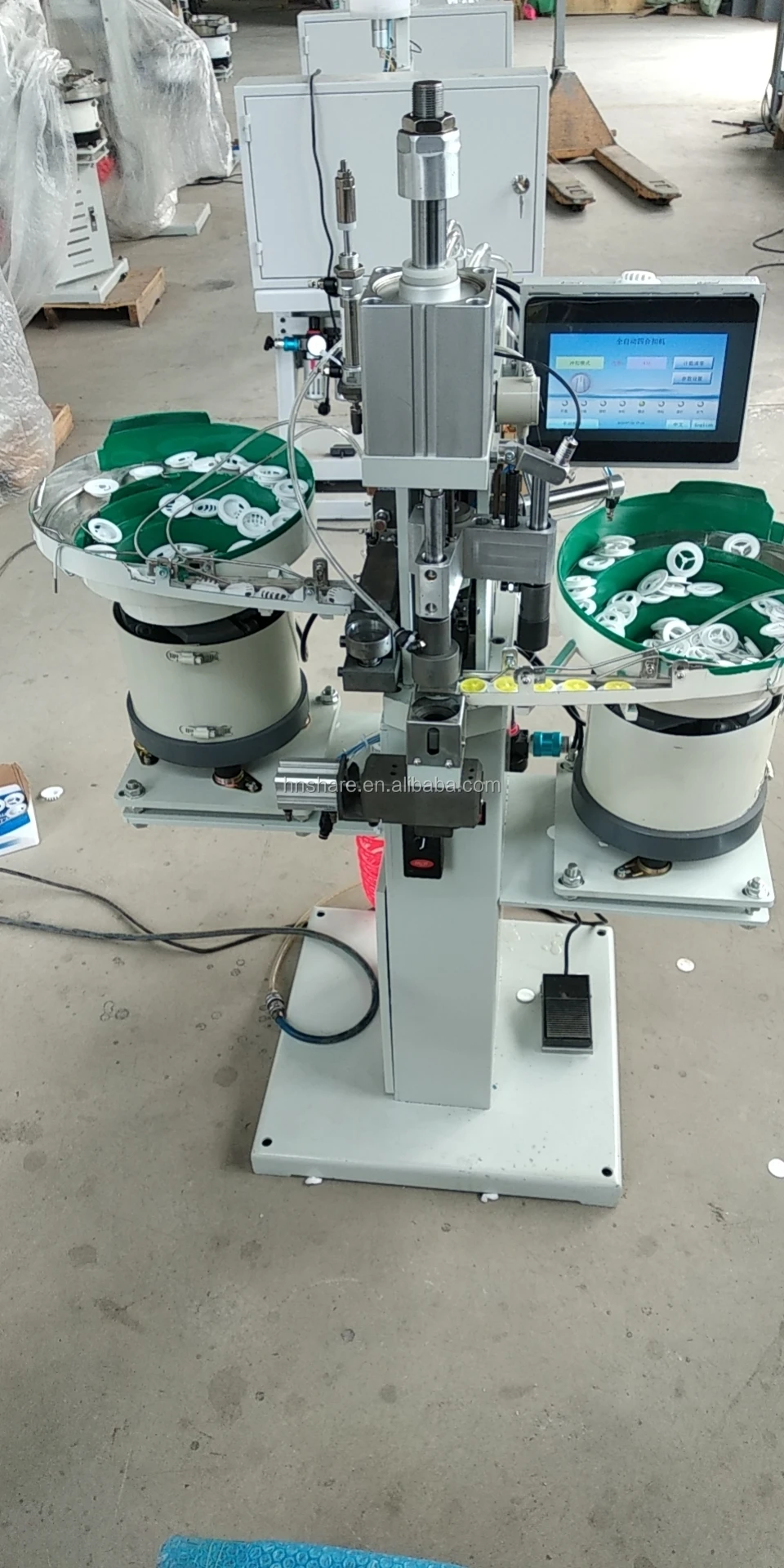 Automatic Jeans Button Attaching Machine Breathing Valve Weld Machine ...