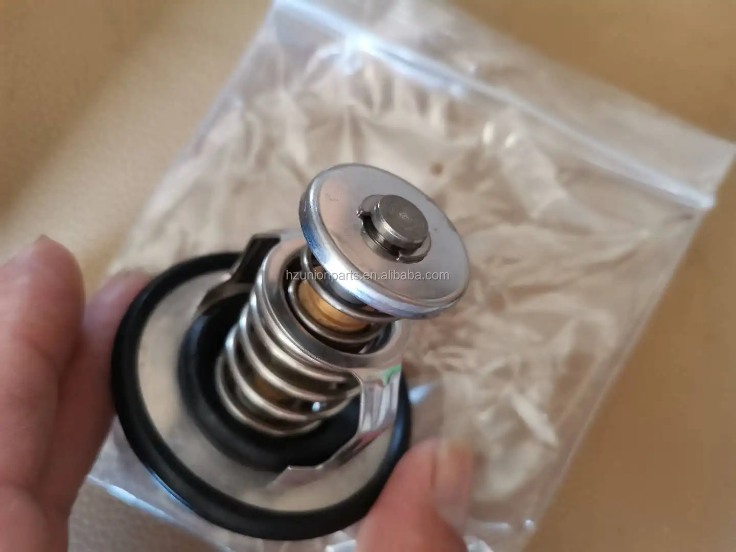 OEM 25510-42100 Thermostat for Hyundai H1 - High Performance