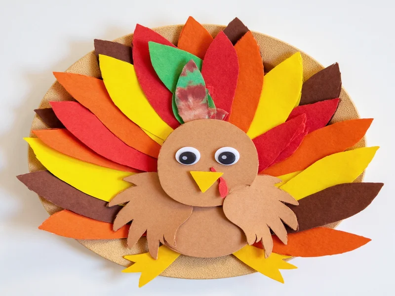 15 Simple Thanksgiving Crafts for Kindergarten (Easy & Educational)