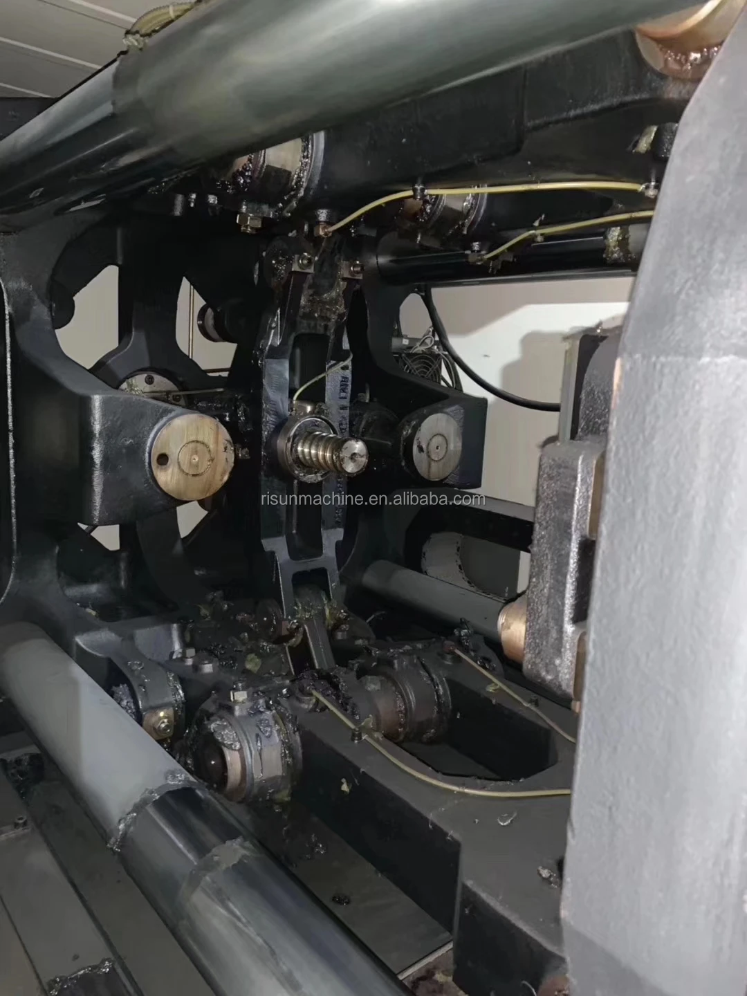 Used Fanuc ROBOTSHOT S-2000i150b - 150 Ton Injection Molding Machine