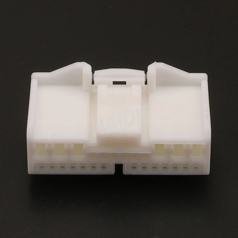26 Pin Female Automotive Electrical Wiring Harness Connector 1674932