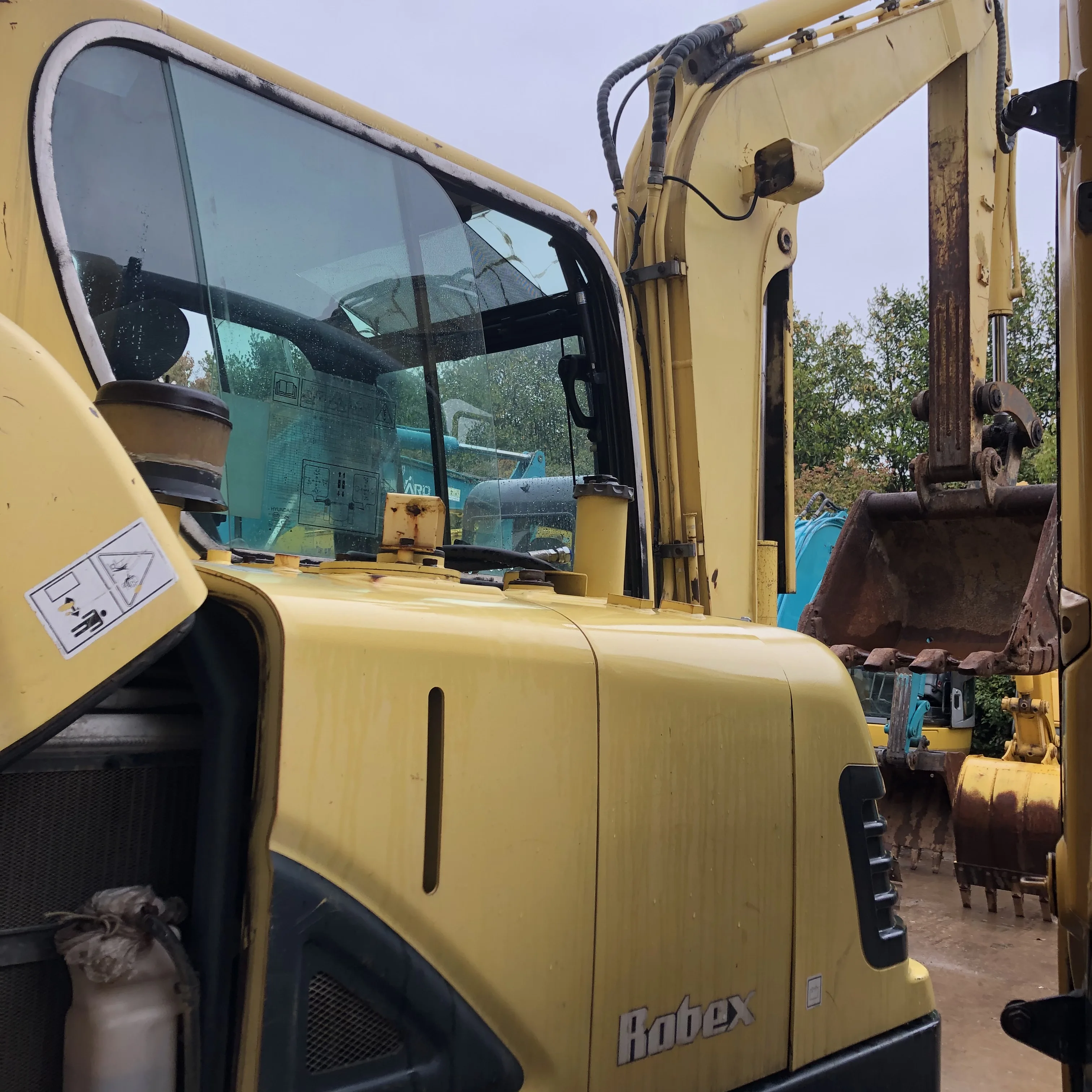 6 Ton HYUNDAI R60-9 Excavator - High Efficiency & Low Price