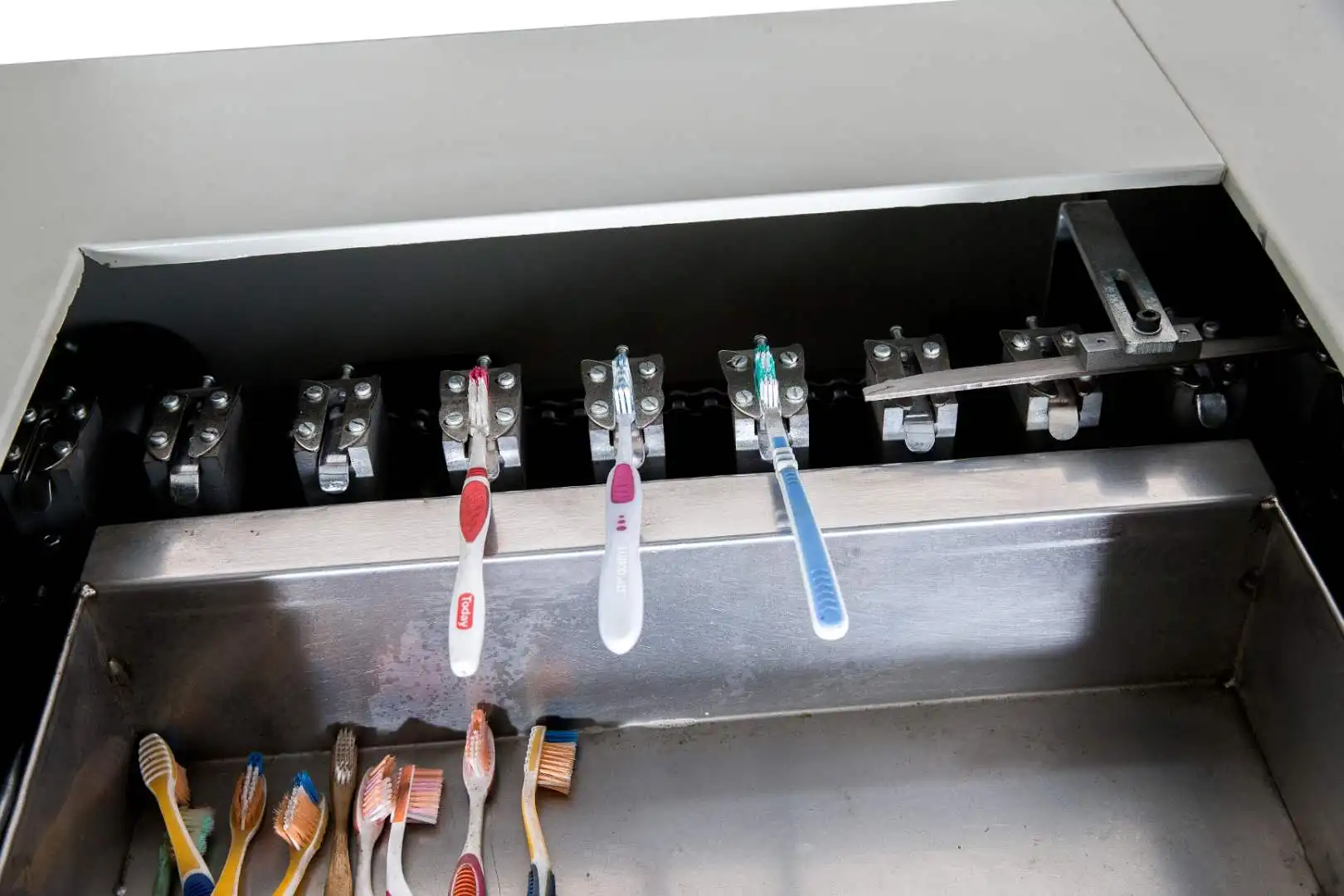 Toothbrush Tufting Machine Toothbrush Making Machine Toothbrush ...