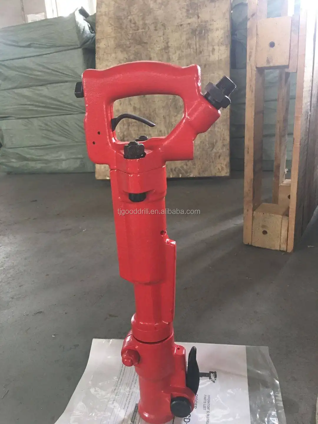 Pneumatic Chipping Hammer TCD20 - Efficient Breaking Tool