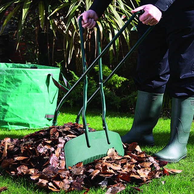 Heavy Duty Long-Handled Leaf Grabbers - Efficient Garden Tools