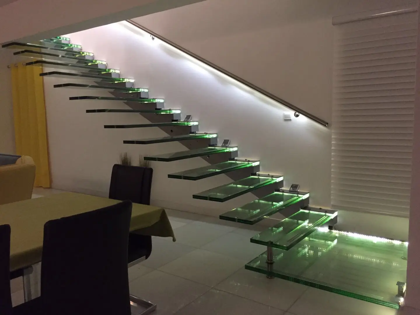 Hidden Stringer Wooden Treads - Box Floating Straight Stairs