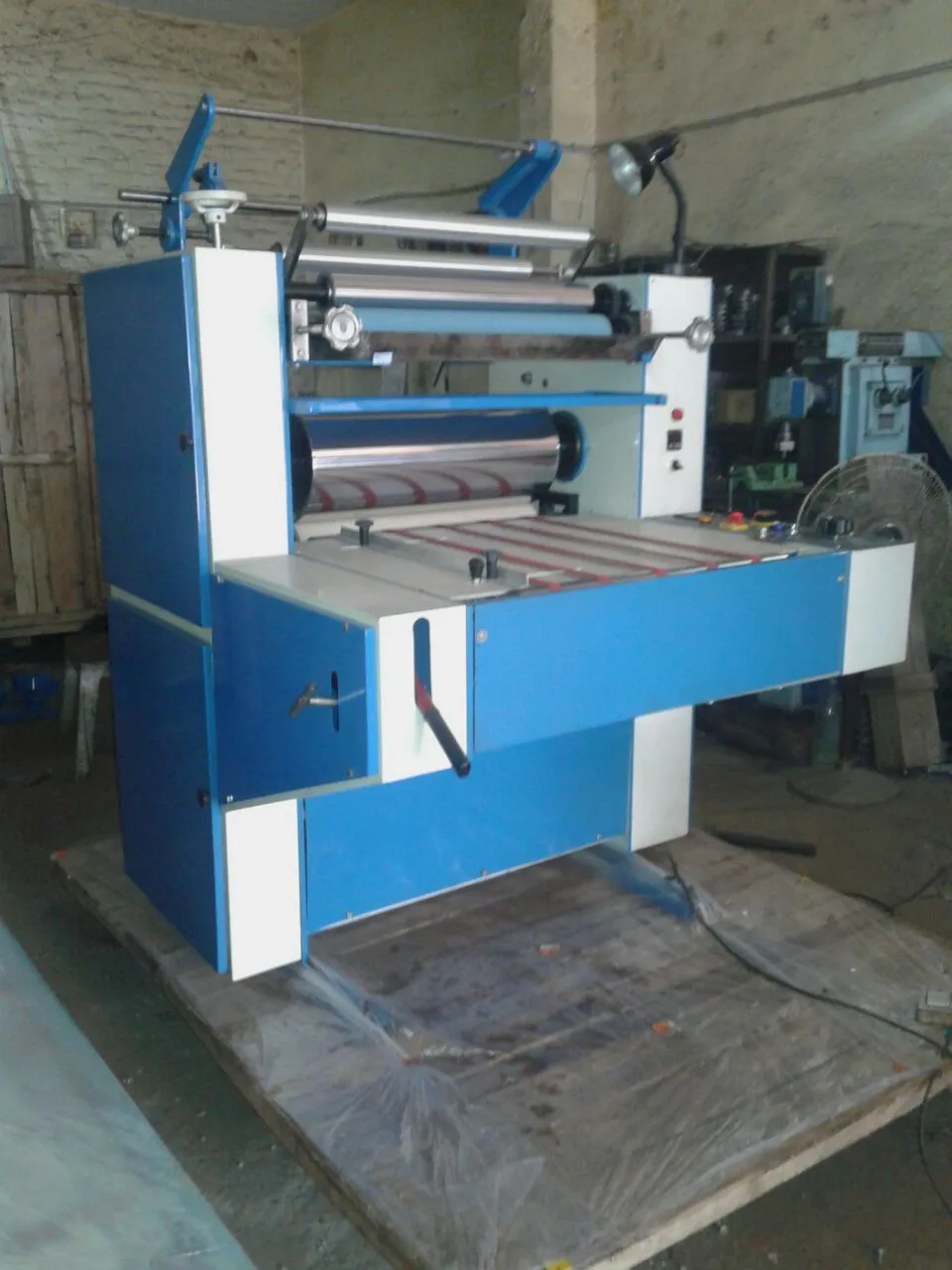 Semi Automatic Paper Cardboard Sheets Lamination Machine