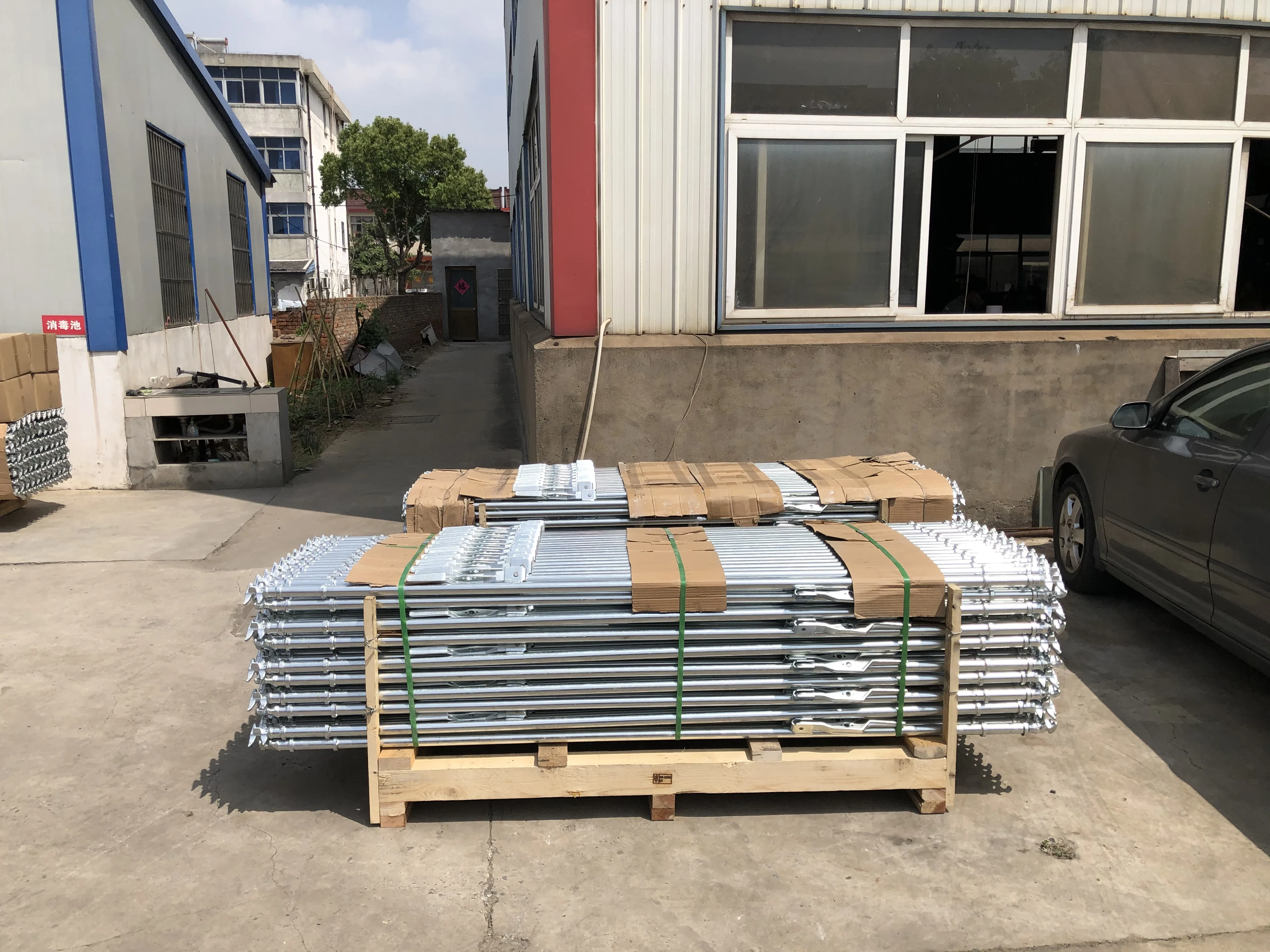 Locking Bar Container - Secure Your Cargo Efficiently