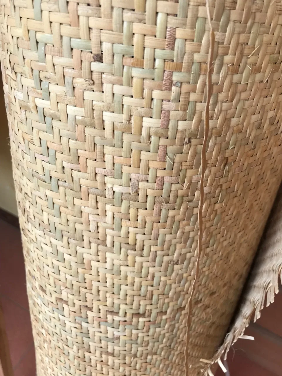 Wholesale Bleached Rattan Mesh Cane Webbing // Shyn Tran| Alibaba.com