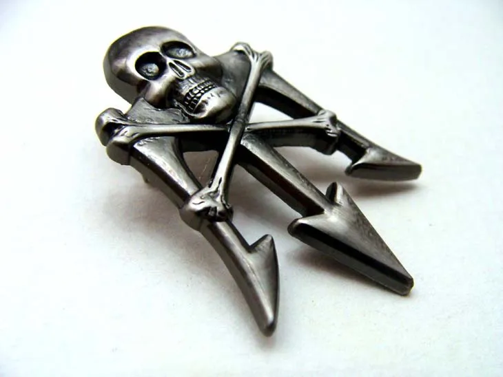 Punisher Skull Lapel Pin Badge - Customizable Metal Badge