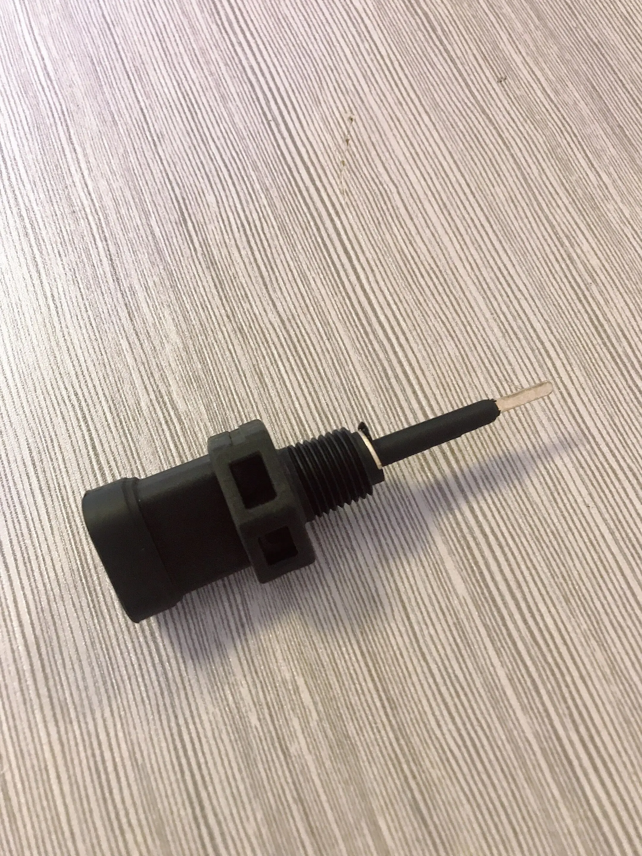 3572012c1 5022-11366-06 50221136606 Coolant Level Sensor For Truck ...