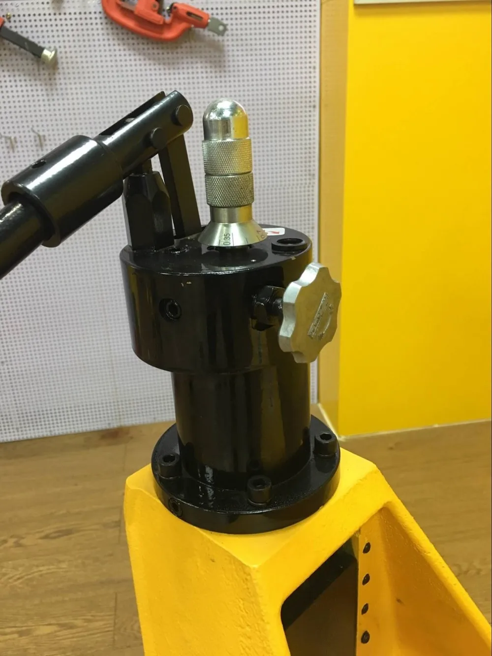 Hydraulic Roll Groover - Pipe Grooving Machine 1 1/4"-6"