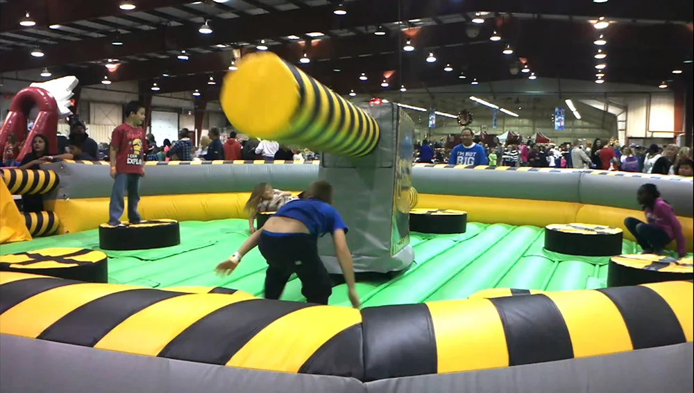Meltdown Last Man Standing - Inflatable Wipeout Game for Adults