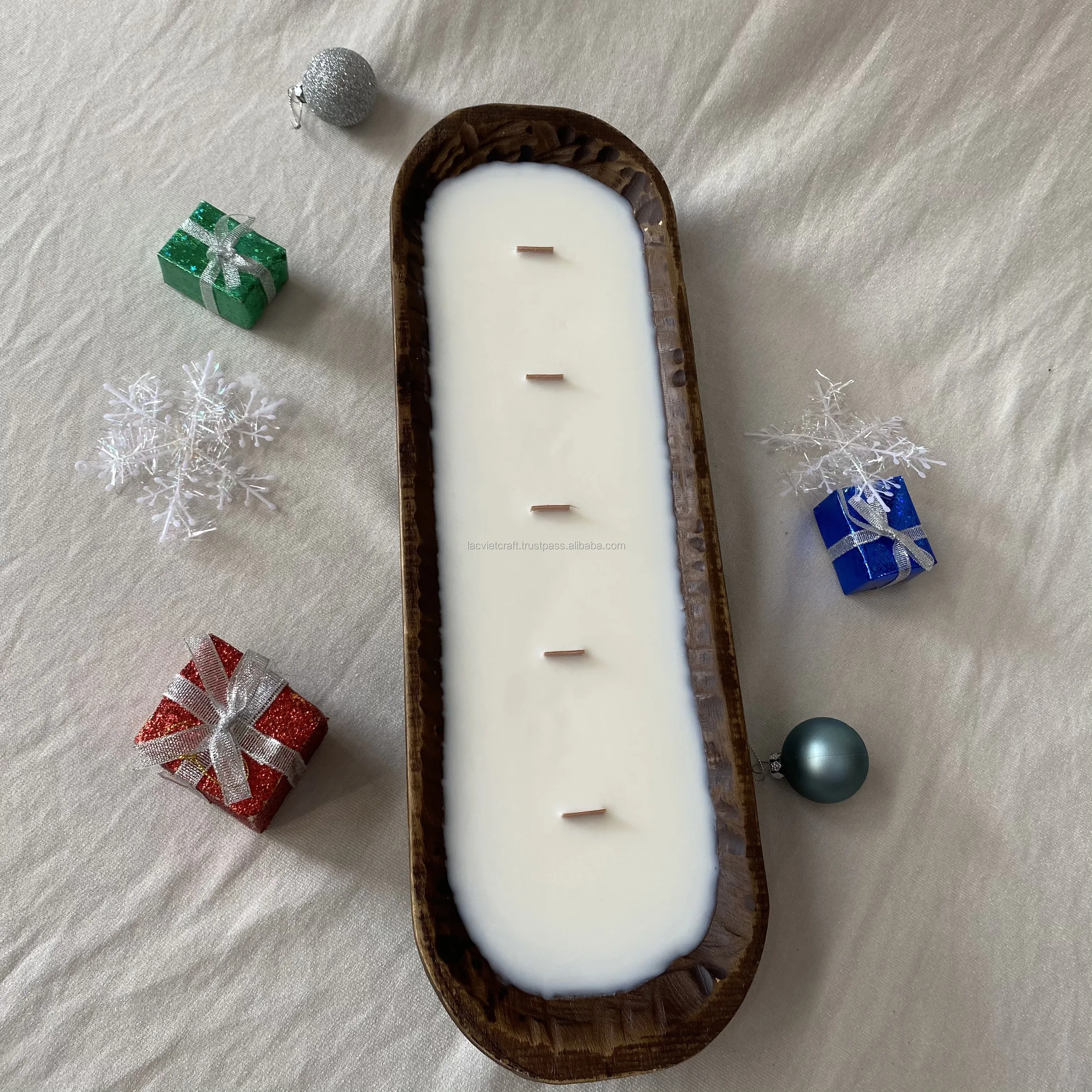 Wholesaler Hand-poured Customize Scented Candles With Pine Tree For ...